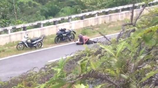 Bokephub indo ngintip jilbab mesum ml tengah jalan • XBokepFb